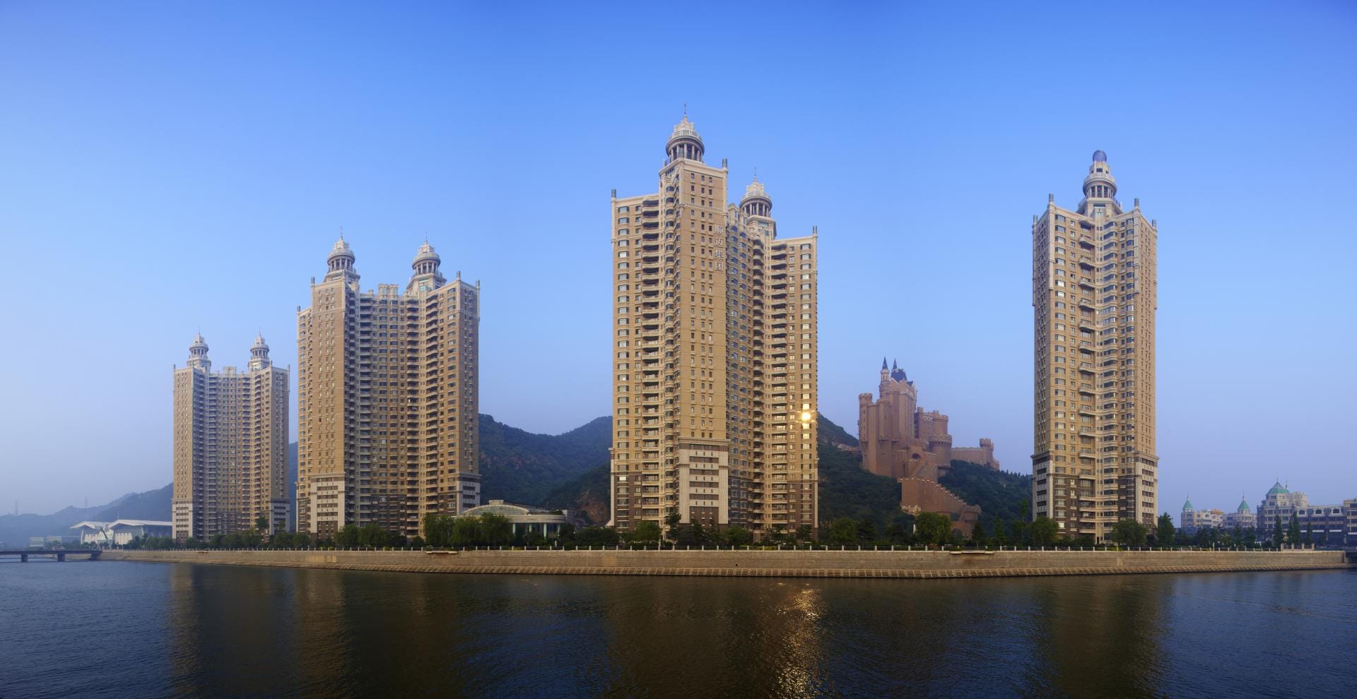 Dalian Xinghai National Treasure - ALUK